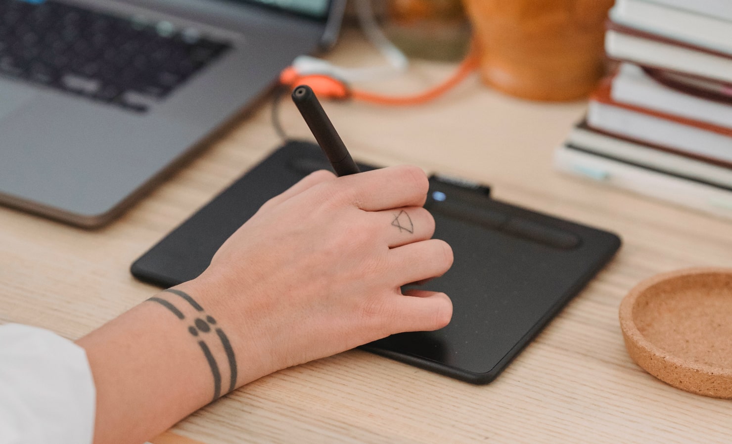 Choosing the Best Device for Graphic Design | Amadine Useful Articles